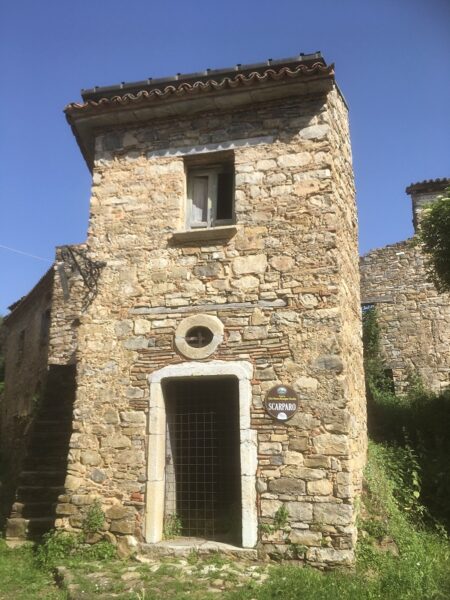 Roscigno Vecchio - vergeten dorpje in de Cilento - Italië