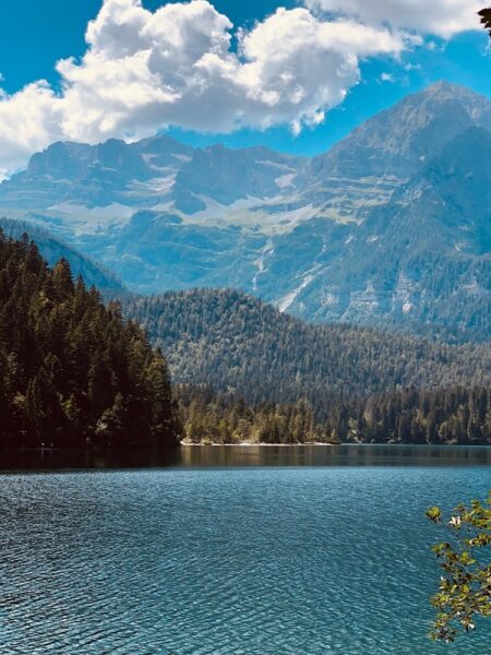 Lago di Tovel - een schitterend bergmeer in de Dolomieten