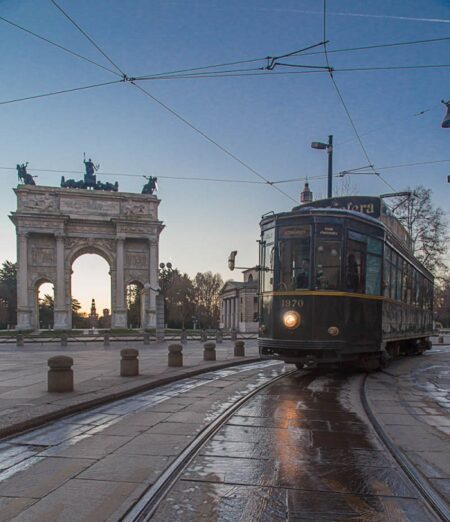 Atmosfera: dineren in een restaurant in een tram - Milaan