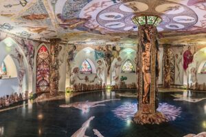 De prachtige ondergrondse tempel van Damanhur in Piemonte