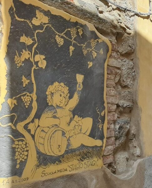 Casoli – dorpje in Toscane met muren vol kunstige sgraffiti